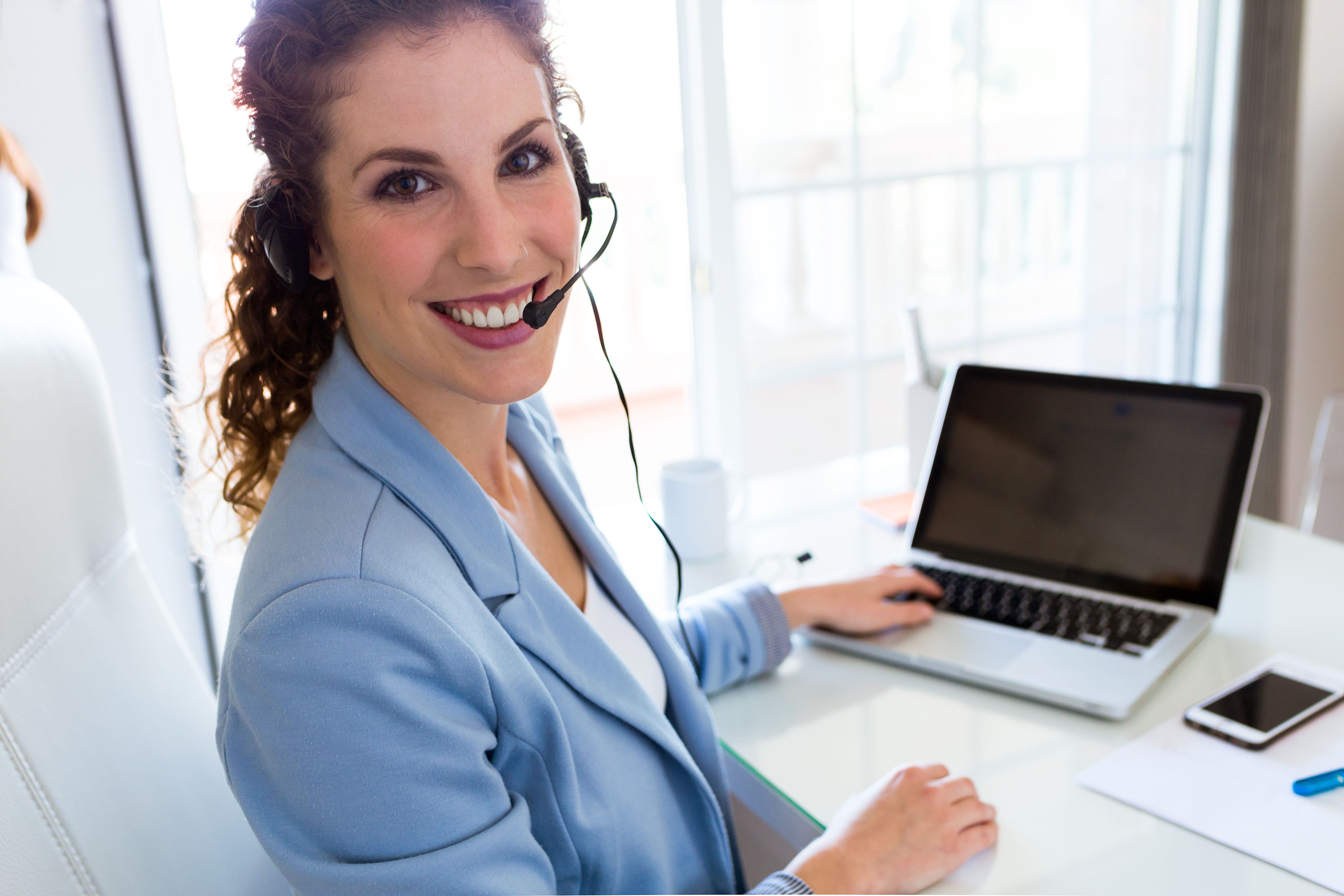 Inspiring and Motivating Customer Service Agents | Knowzies
